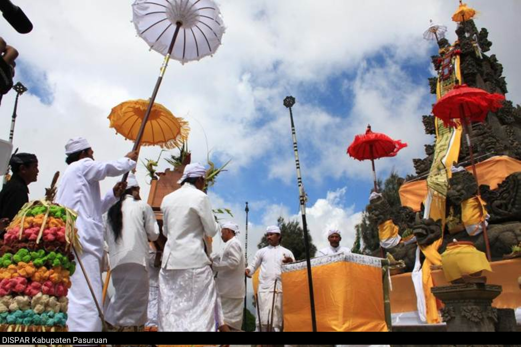 Resepsi Yadnya Kasada 2025 Disambut Meriah, Warga Tengger Gelar Upacara ...
